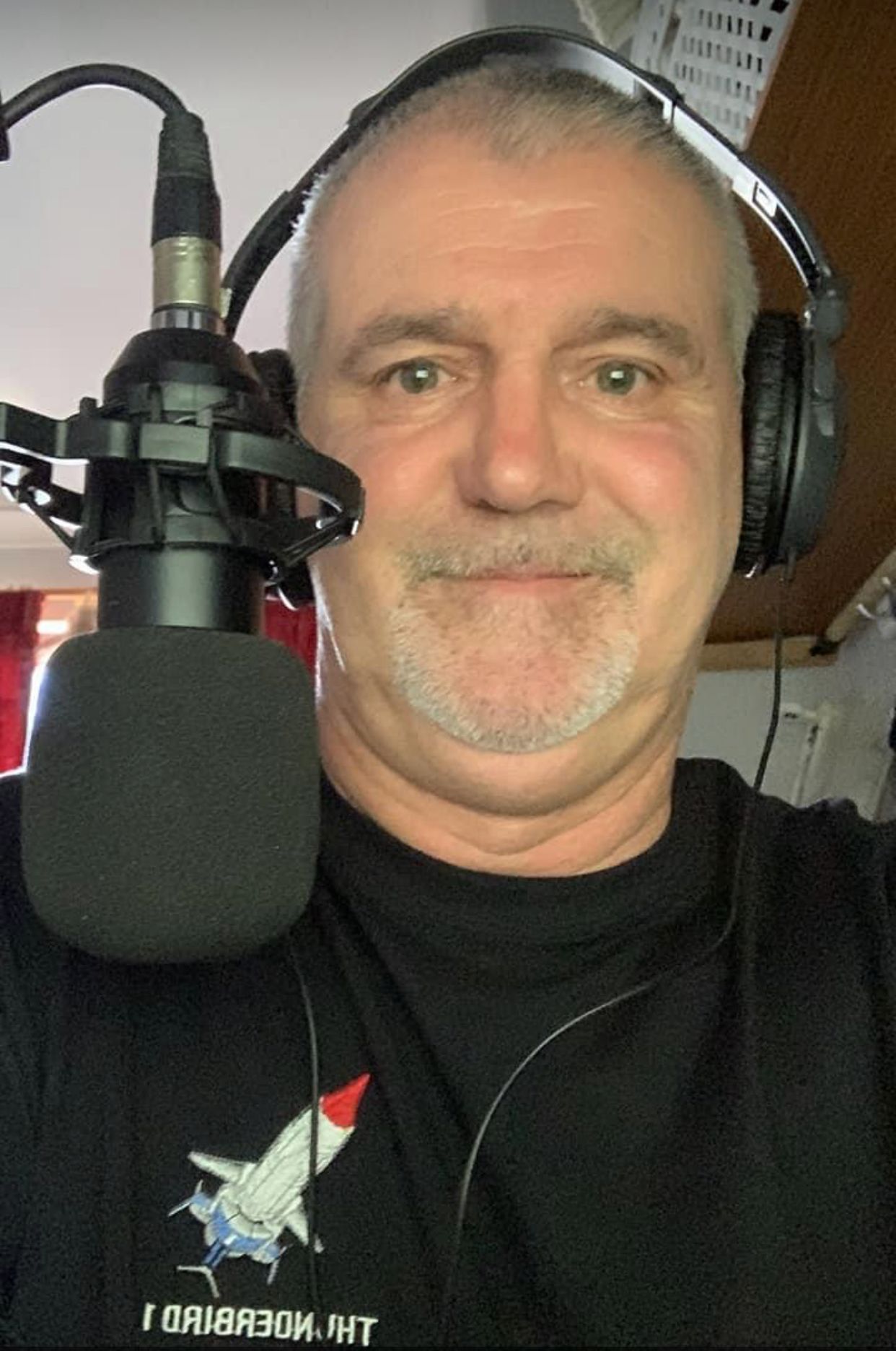 DJ Gary - Red Berry Radio